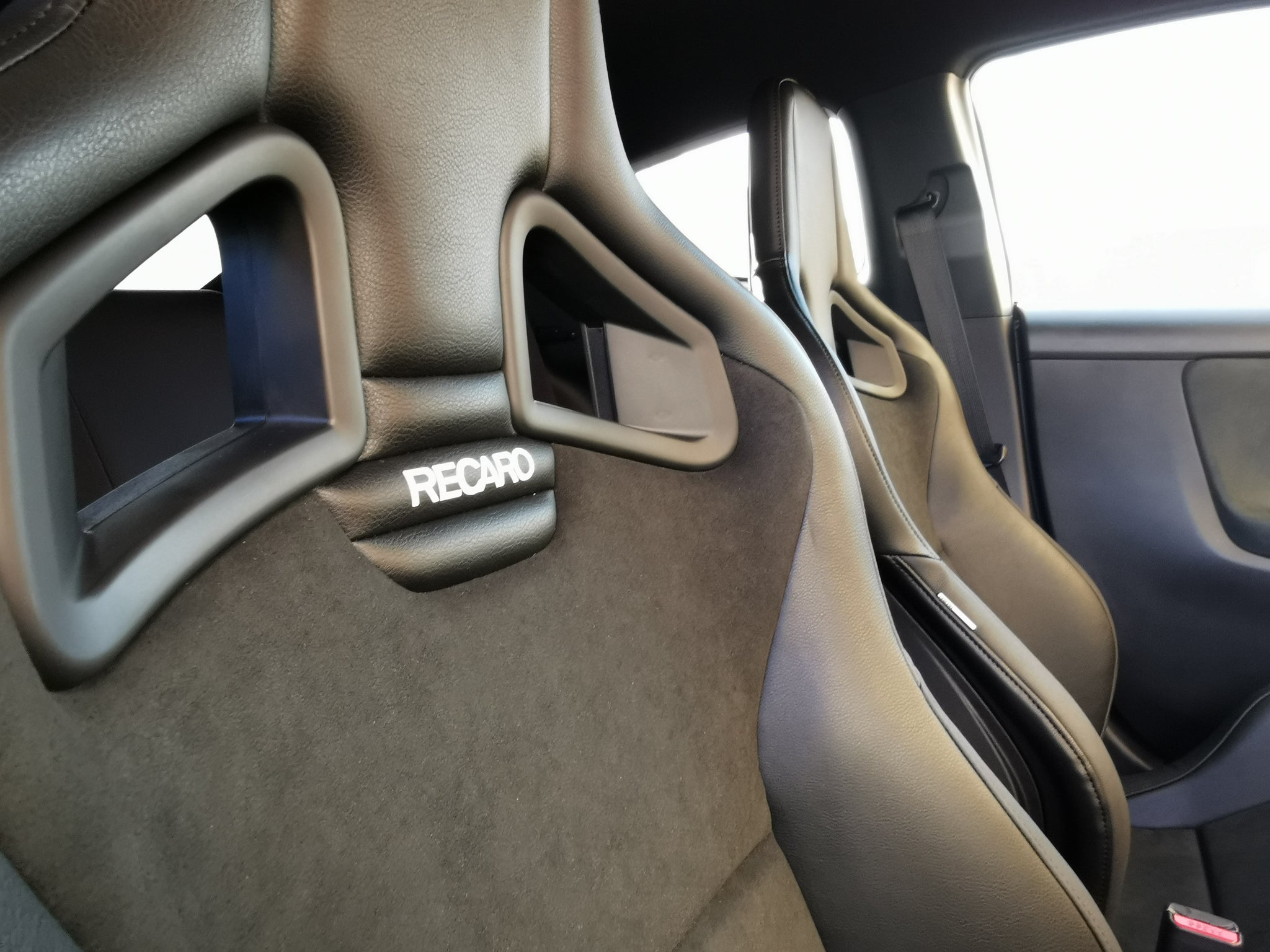Recaro Sportster CS – String Theory Garage